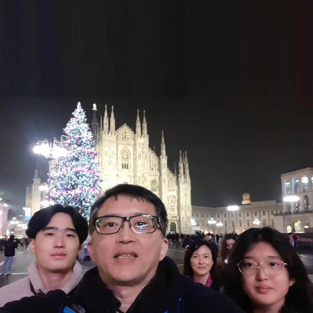 ST, Agnes, Andrew and Amelia - Singapore | Vitor Italy Tours